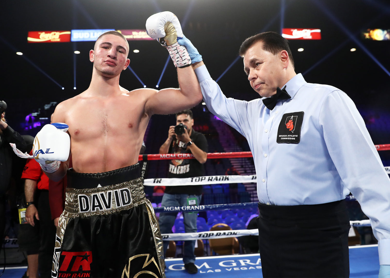 Dramatic Debut: Terence Crawford a knockout in first welterweight bout ...